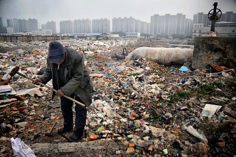 Horrifyingly Beautiful Photos Show The Human Cost Of China's Massive ...